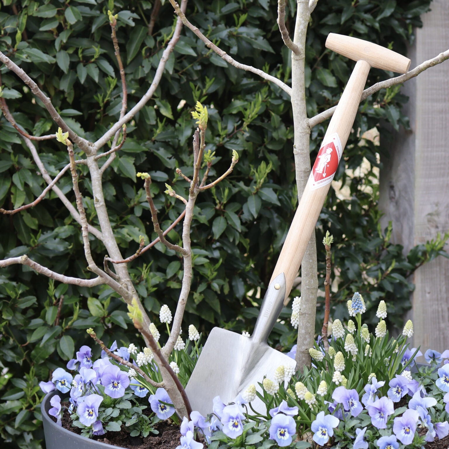 Handspade (registered design) (4003-210775)