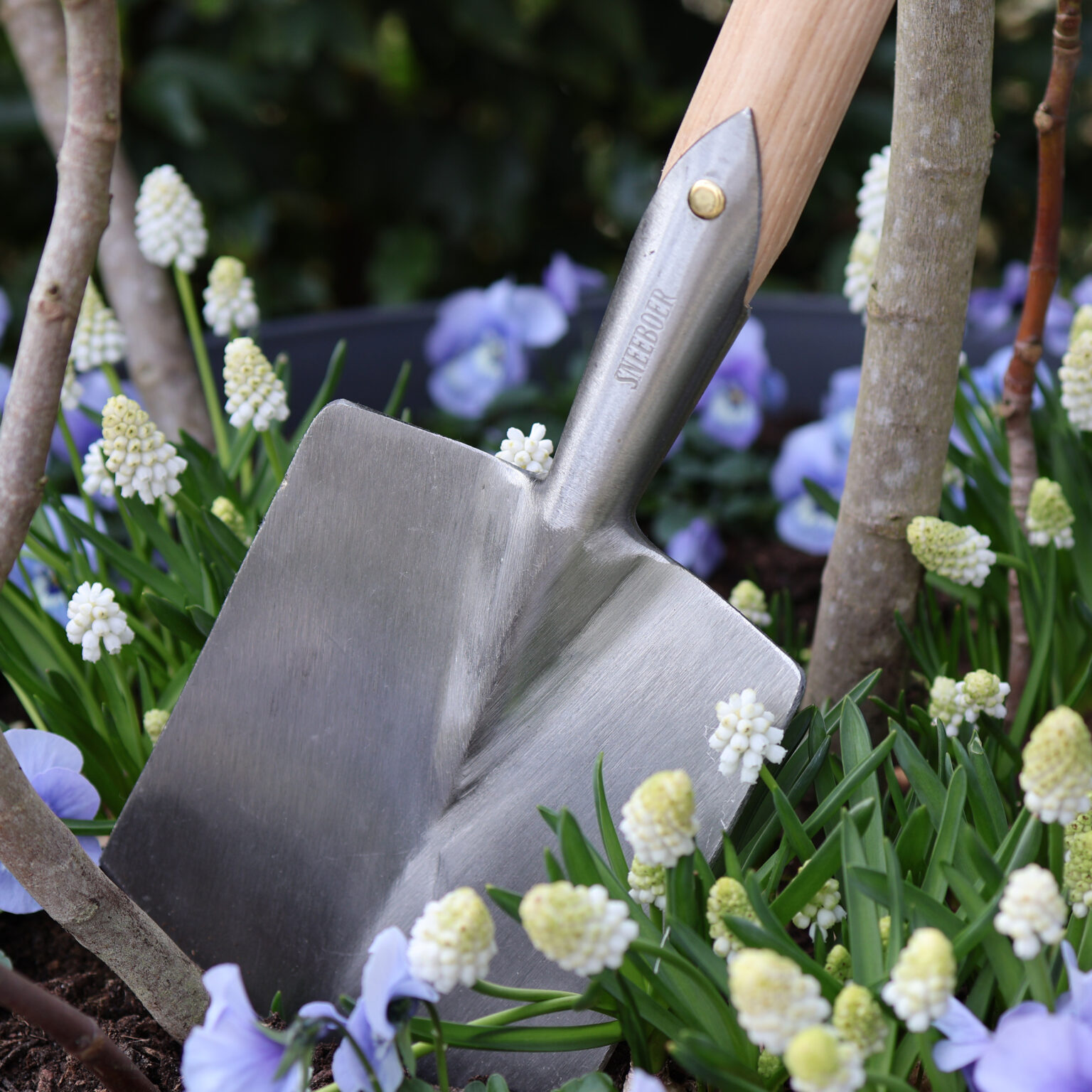 Handspade (registered design) (4003-210775)